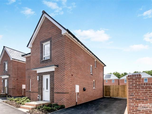 House to rent in Tangmere Road, Hailsham, East Sussex, BN27 | Leaders