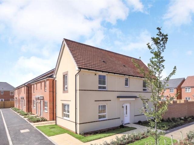 House to rent in Tangmere Road, Hailsham, East Sussex, BN27 | Leaders