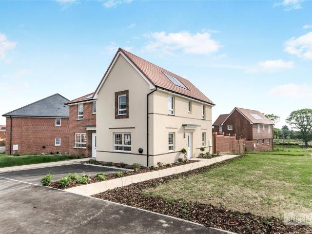 House to rent in Tangmere Road, Hailsham, East Sussex, BN27 | Leaders