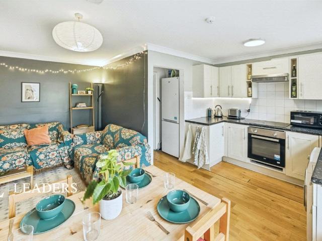 House to rent in Thoday Street, Cambridge, Cambridgeshire, CB1 | Leaders