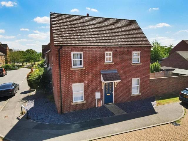 House to rent in Ultra Avenue, Bletchley, Milton Keynes, Buckinghamshire, MK3 | Leaders