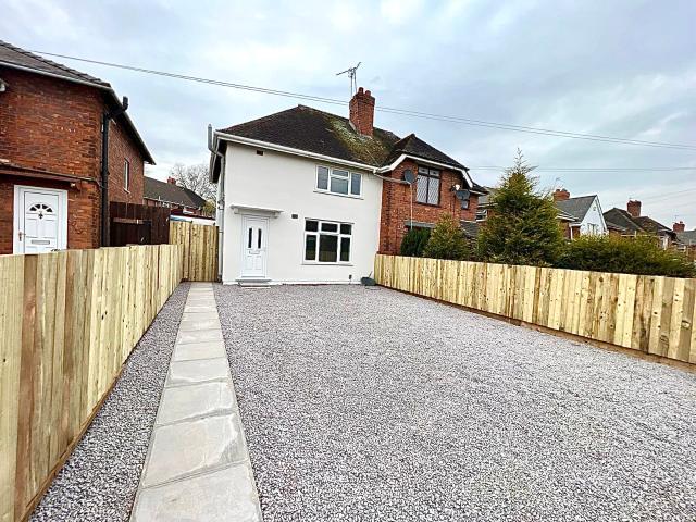 House to rent in Valley Road, Walsall, WS3 | Leaders