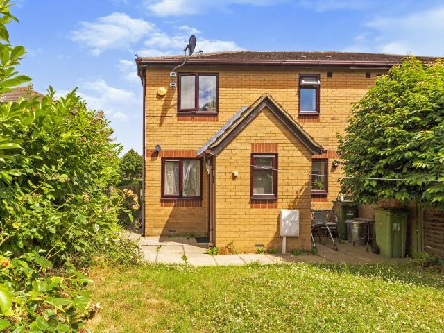 House to rent in Wimborne Crescent, Westcroft, Milton Keynes, Buckinghamshire, MK4 | Leaders