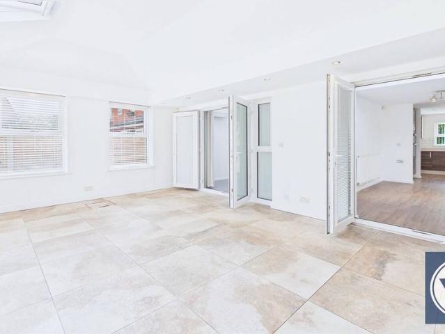 House to Rent: River View Drive, M7