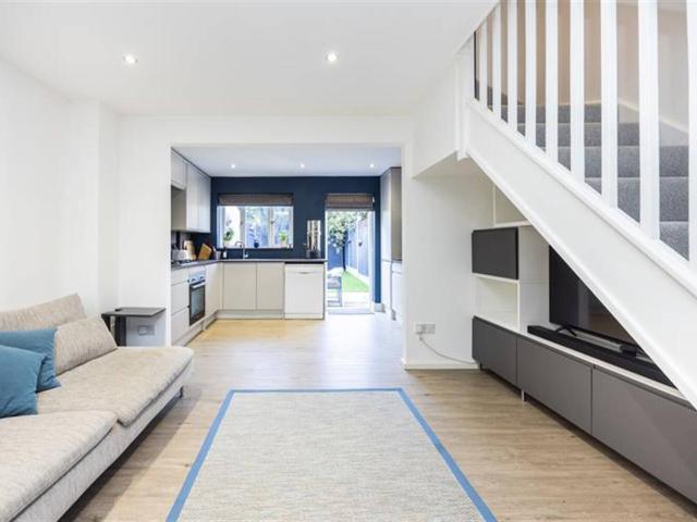 House to Rent: Widgeon Close, E16