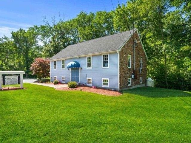 house Topsfield MA ES104908646