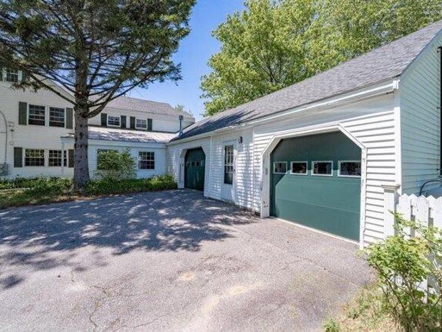 house Topsham ME ES103664112