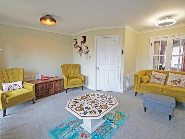 House Townhouse For Rent Captains Row, Portsmouth