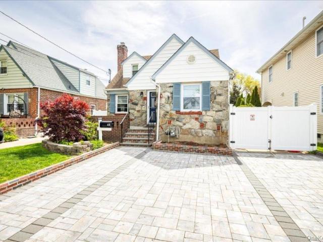 house Valley Stream NY DLS101986996