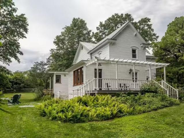 House, Victorian Tivoli, NY 16 Broadway # 18