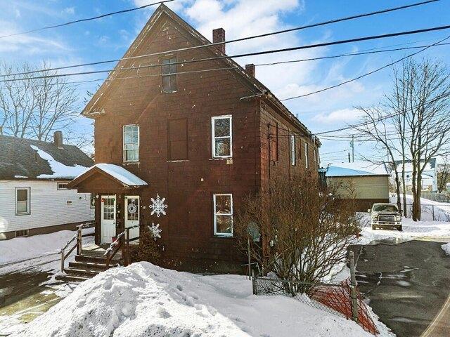 house Waterville ME ES103889430