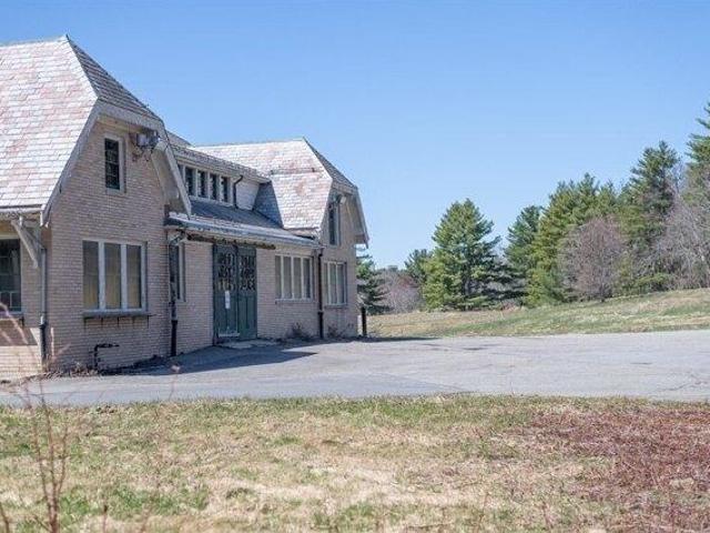 house Weston MA ES104409690