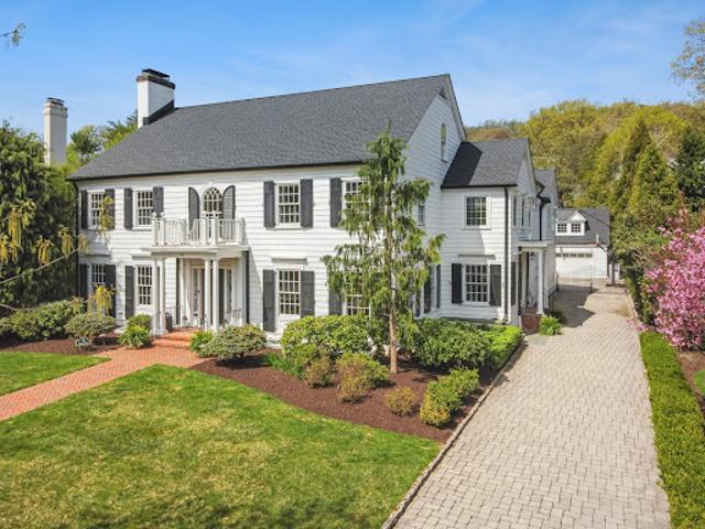 House with garden and terrace