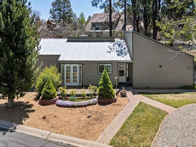 Contemporary house with garden