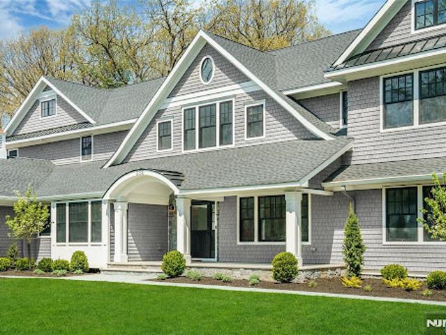 House with garden and terrace