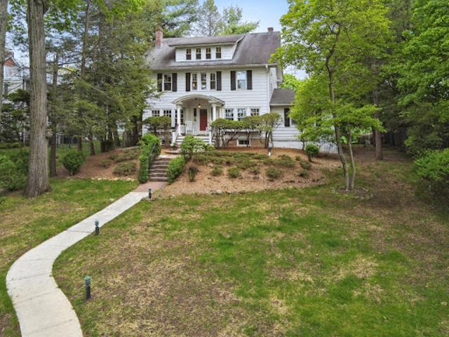 House with garden and terrace