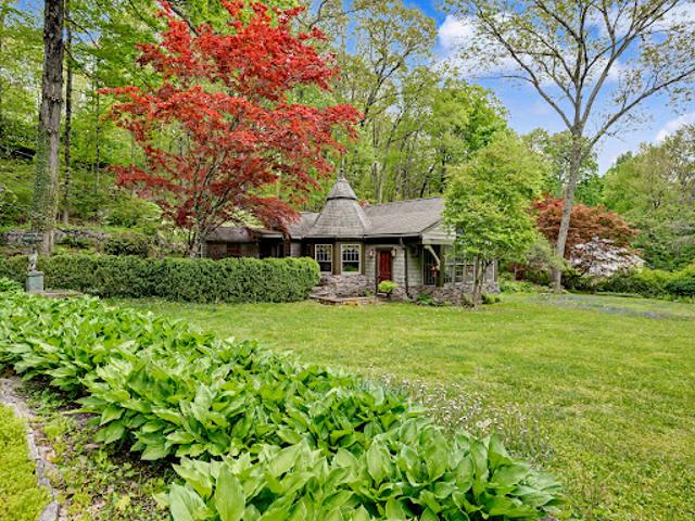 House with garden and terrace