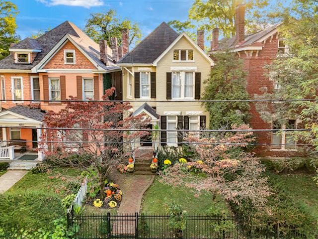 House with garden and terrace