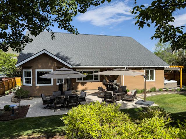 House with garden and terrace