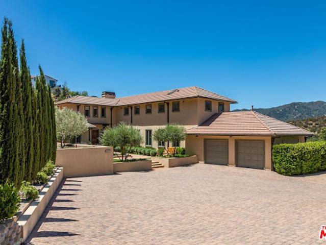 House with garden and terrace