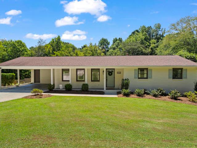 House with garden and terrace
