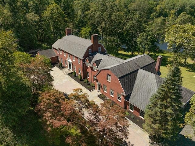 House with garden and terrace