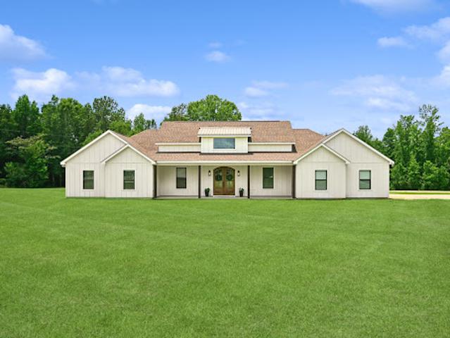 House with garden and terrace