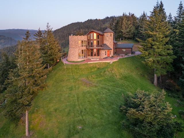 House with garden and terrace