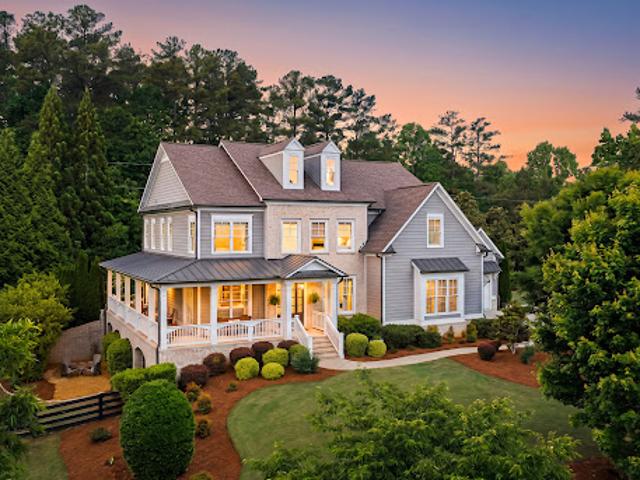 House with garden and terrace