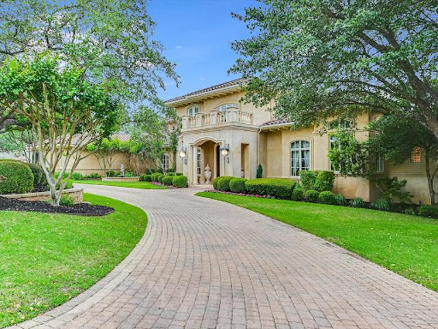 House with garden and terrace