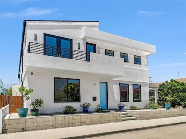 House with garden and terrace