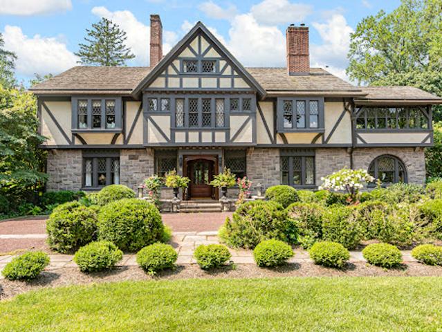 House with garden and terrace