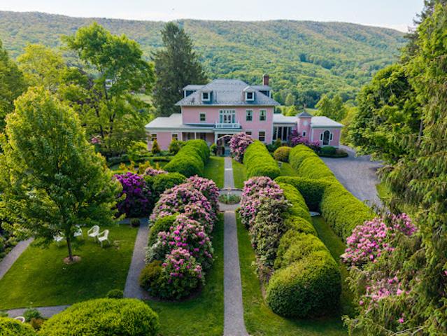 House with garden and terrace
