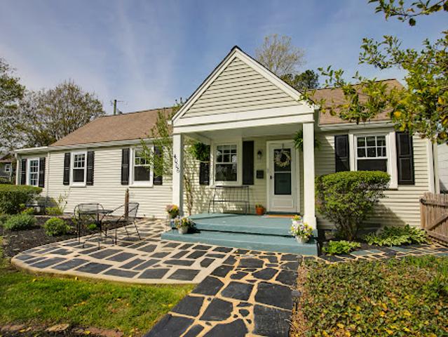 House with garden and terrace