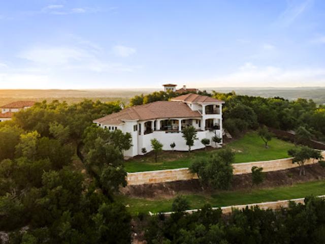 House with garden and terrace