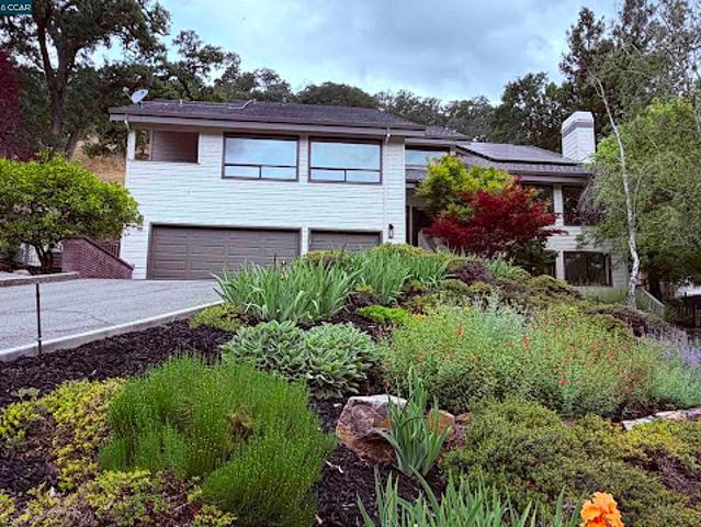 House with garden and terrace