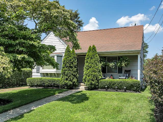 House with garden and terrace