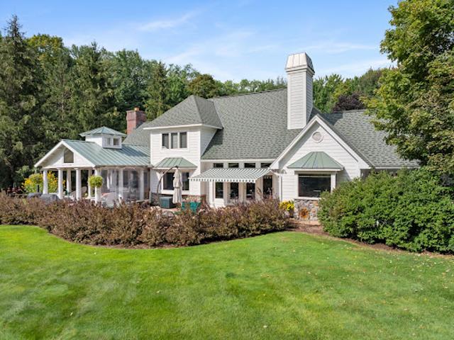 House with garden and terrace