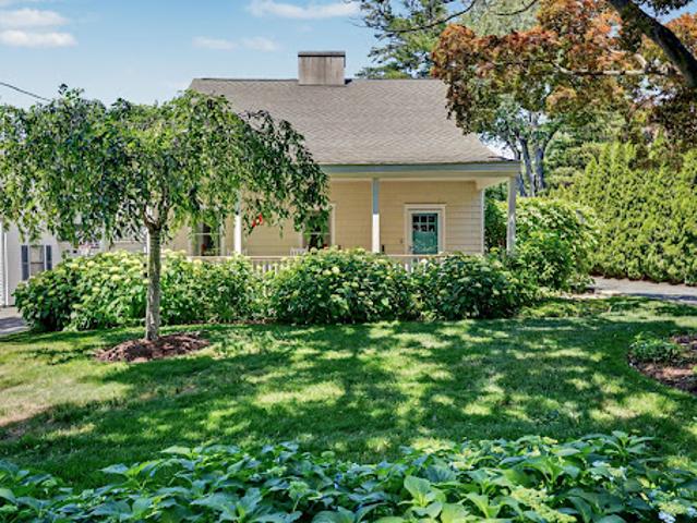 House with garden and terrace