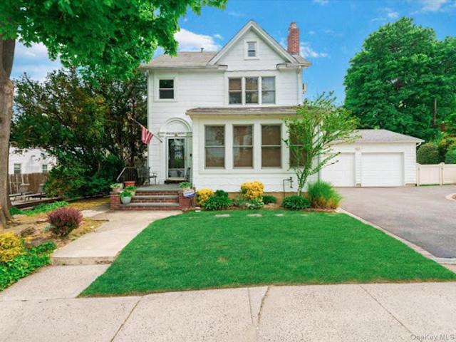 House with garden and terrace