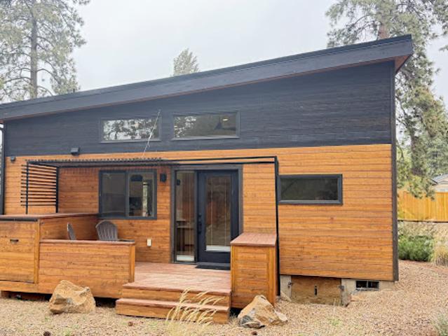 House with garden and terrace
