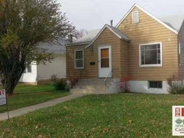 House with Lots of Storage and a Yard 315 Alderson Ave