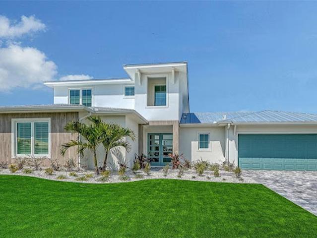 House with pool