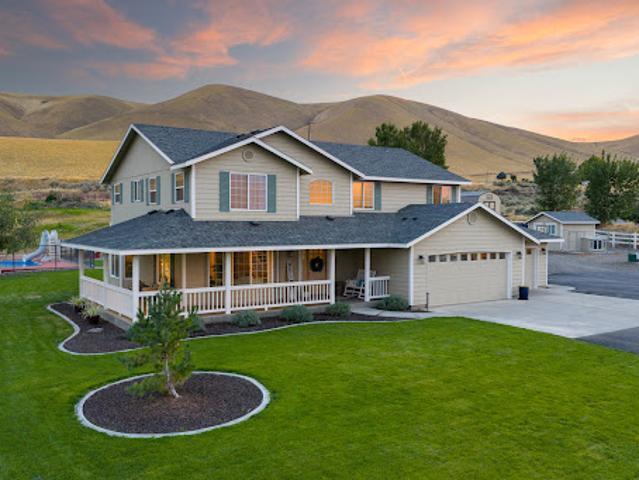 House with pool