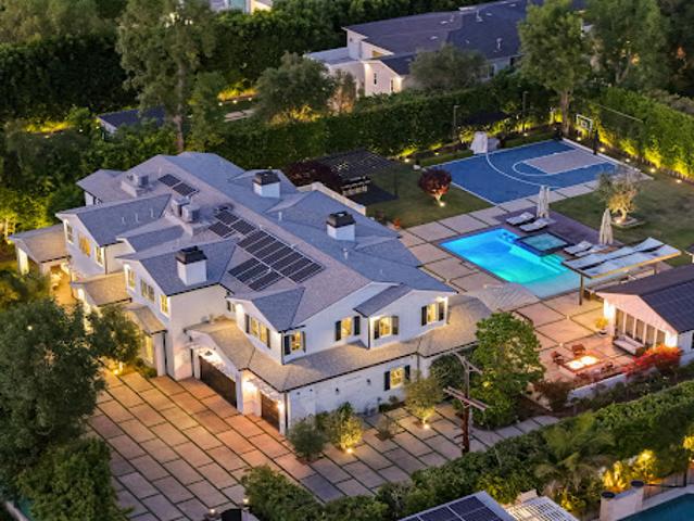House with pool
