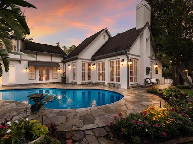 House with pool