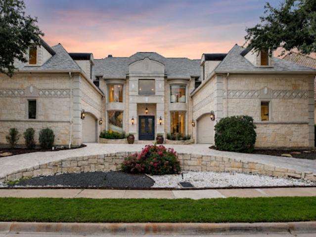 House with pool