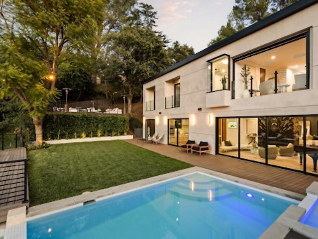 House with pool