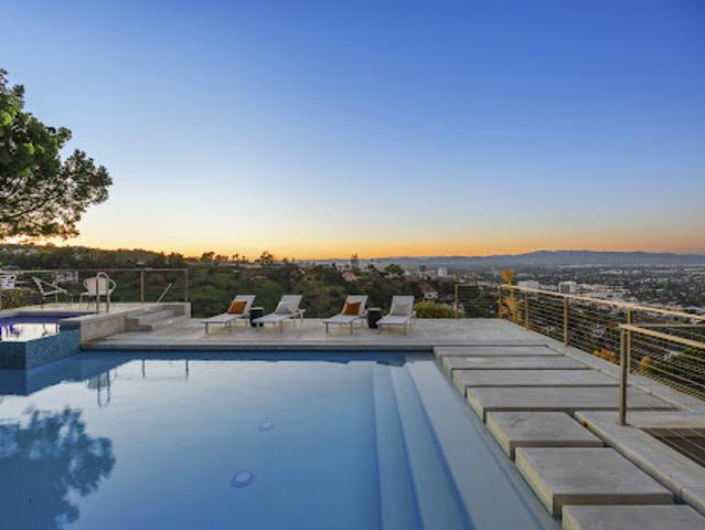 House with pool