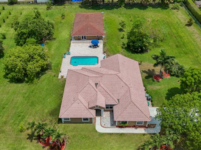 House with pool